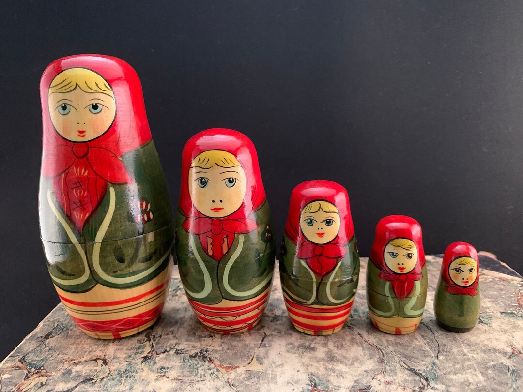 Vintage Matryoshka Russian Nesting Dolls Set of Five - Etsy
