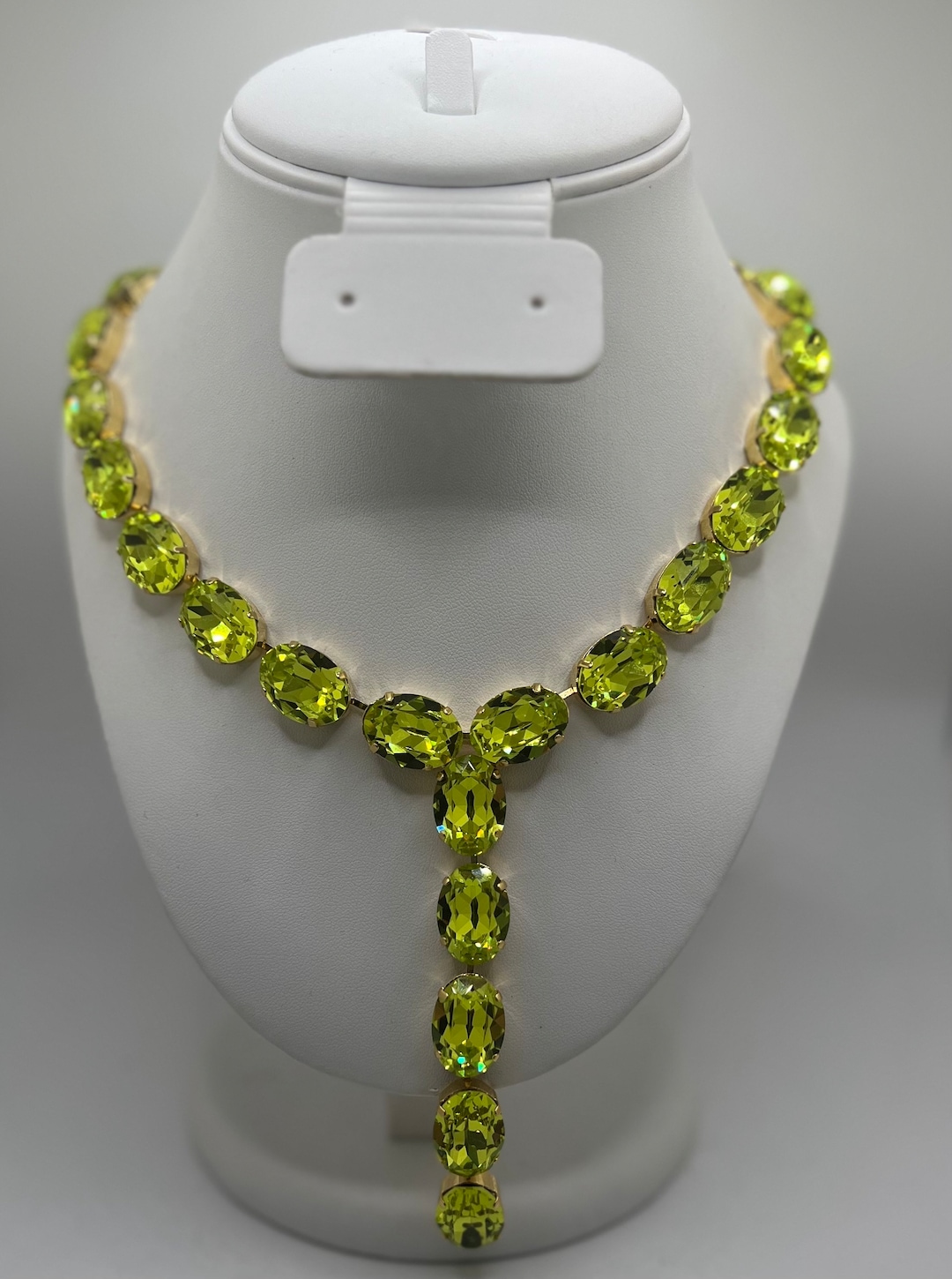 Beautiful Anna Wintour Bold Lariat Style Statement Necklace With 18x13 ...
