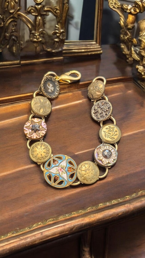 delightful and very rare - Gem