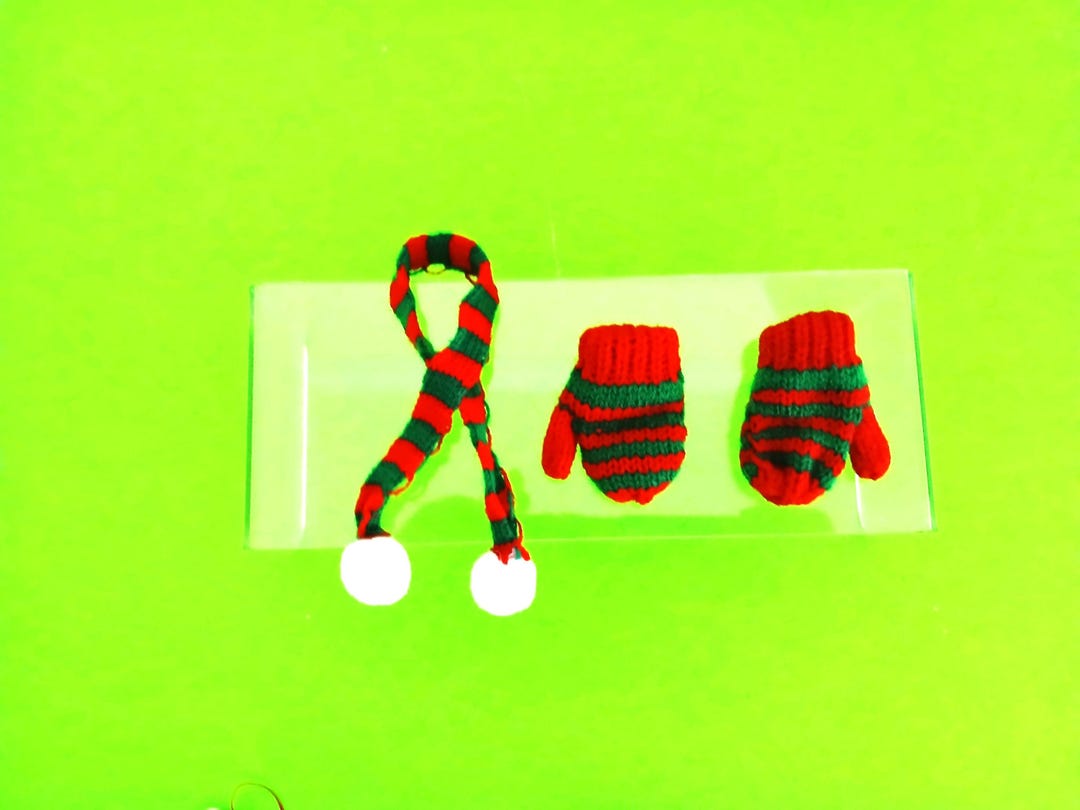 Mittens & Knitted Scarf Elf Size Set Elf Warm Red and Green Outdoor ...