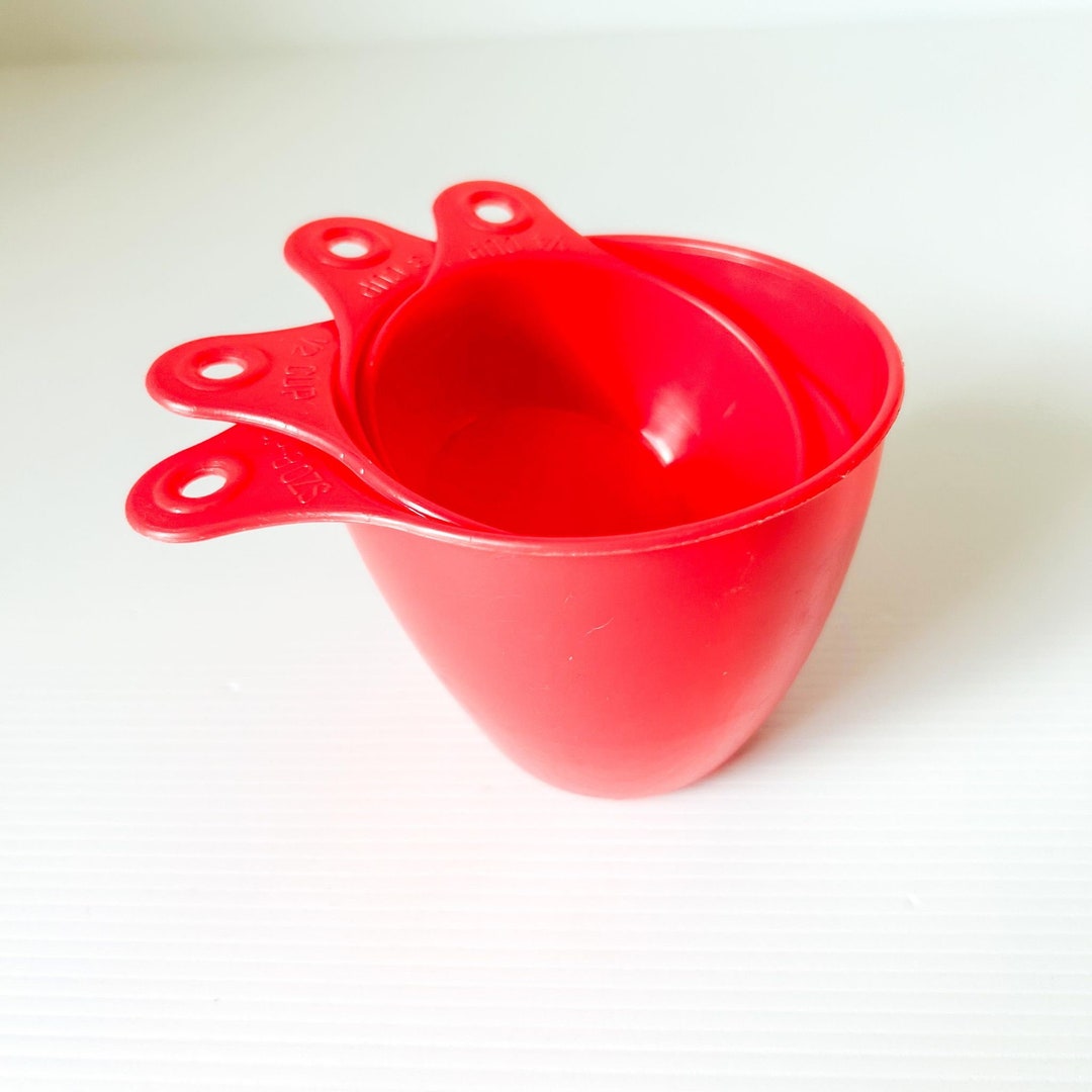 Red Measuring Cups, Willow Brand, Set of 4. Made in Australia. Retro ...