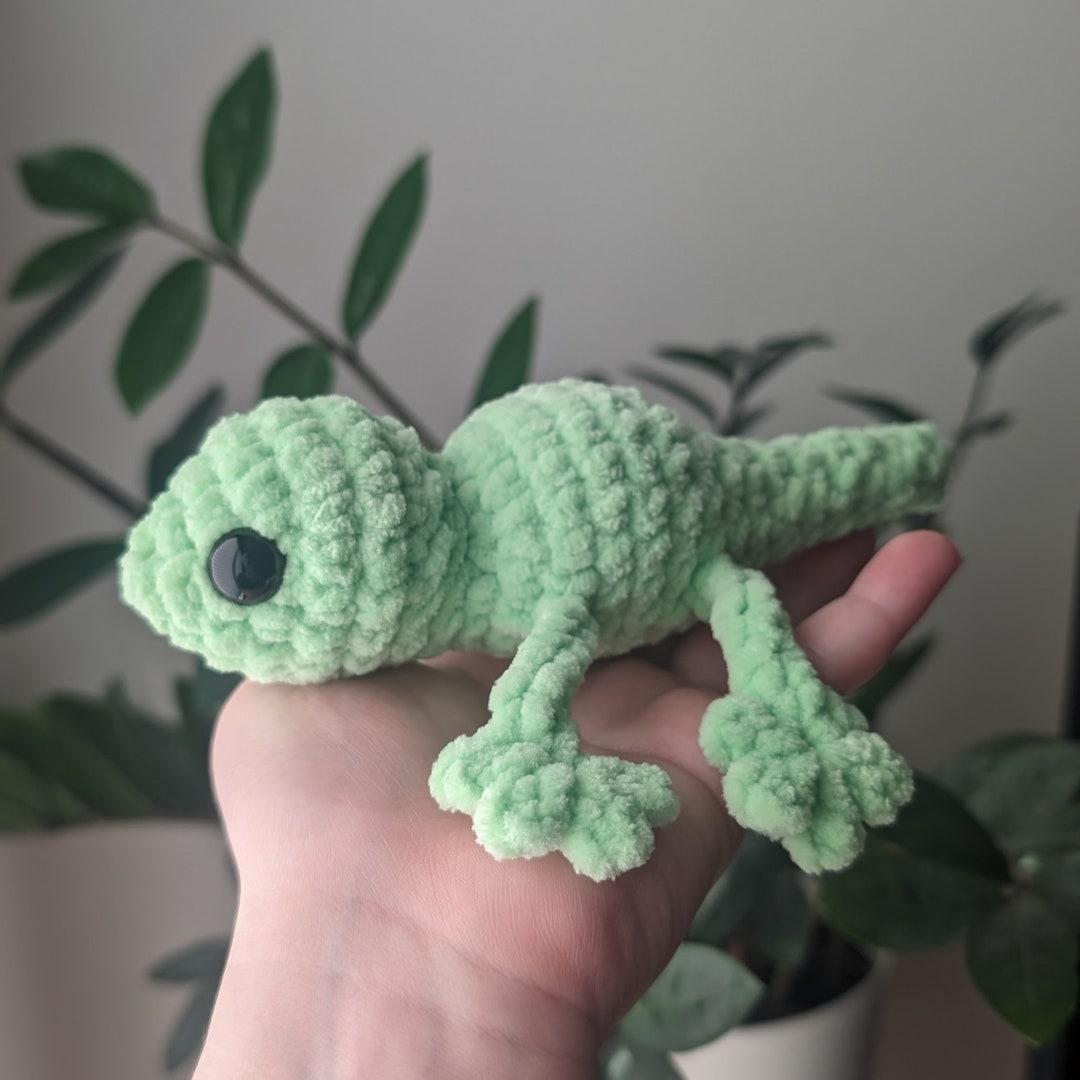 Leggy Lizard Crochet Plushie | Green Gecko Plushie | Crochet Lizard - Etsy