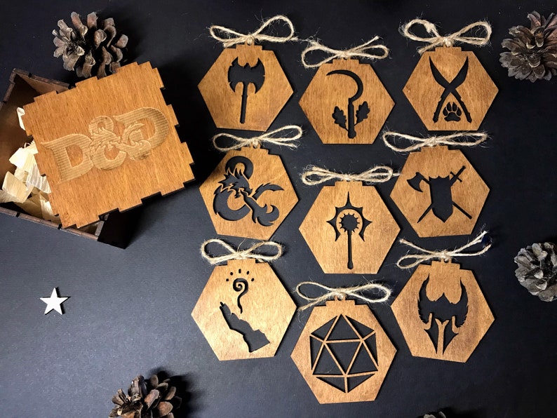 9 PCS Wooden Dungeons & Dragons Christmas Ornaments / 2.75 Inches ...