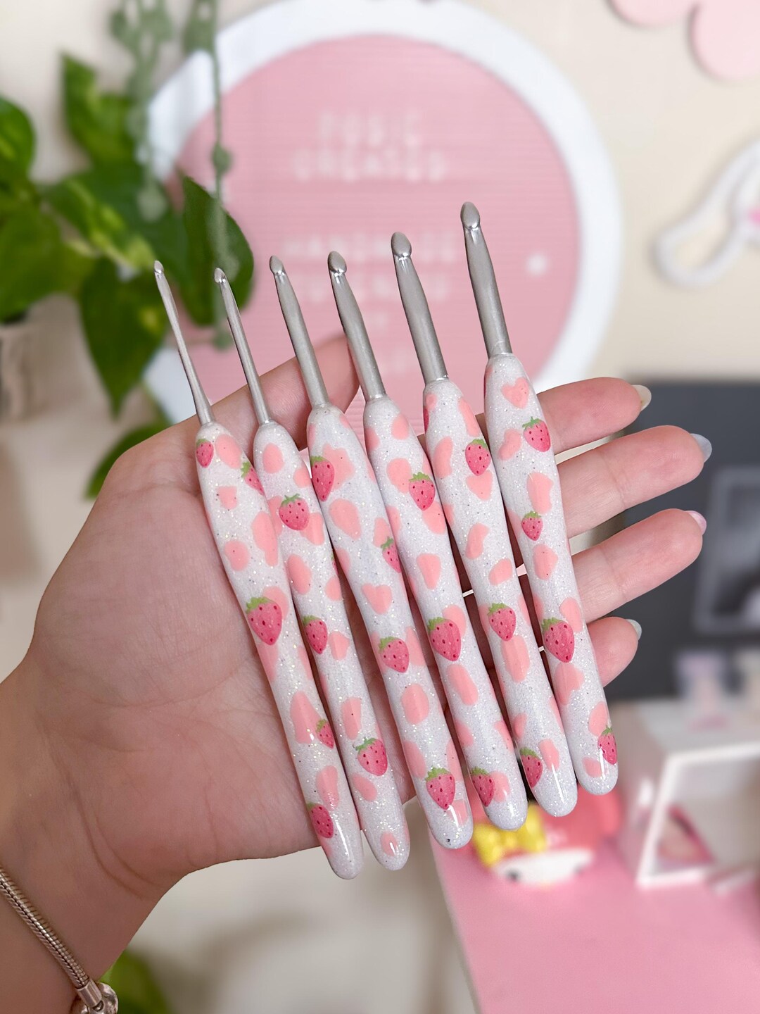 Hand Painted Crochet Hook • Strawberry Milk - Etsy