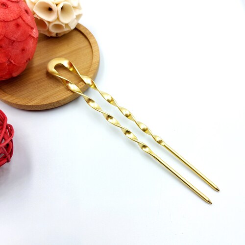 Cosmos Hair Pin - Etsy