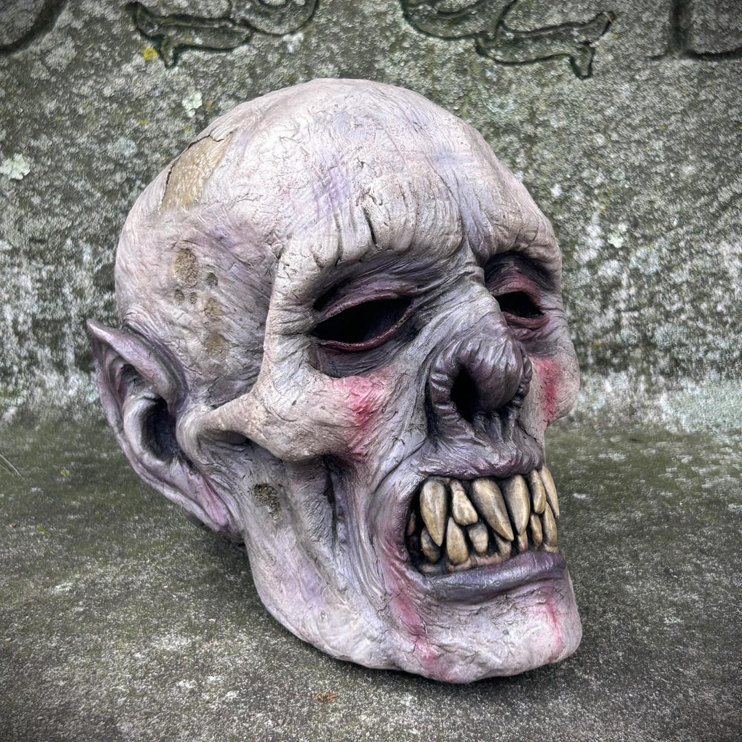 Mummified Head of the Master Vampire / Vampire Trophy Head ...