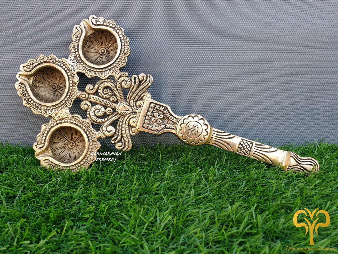 Diya Handle in Brass for Home Temple, Deepam Arathi Stand, 12.5 Inch ...