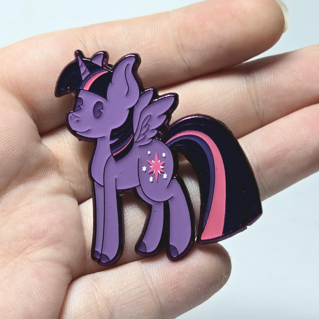Princess Twilight Sparkle (G4) MLP Pin: 1.75“ Chrome Metal, Soft Enamel ...