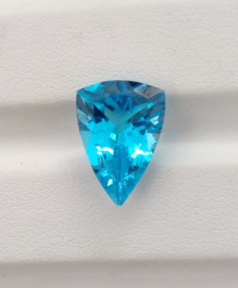 Natural Swiss Blue Topaz Trillion Custom Cut Shield 14mm X 10mm 5.29ct ...