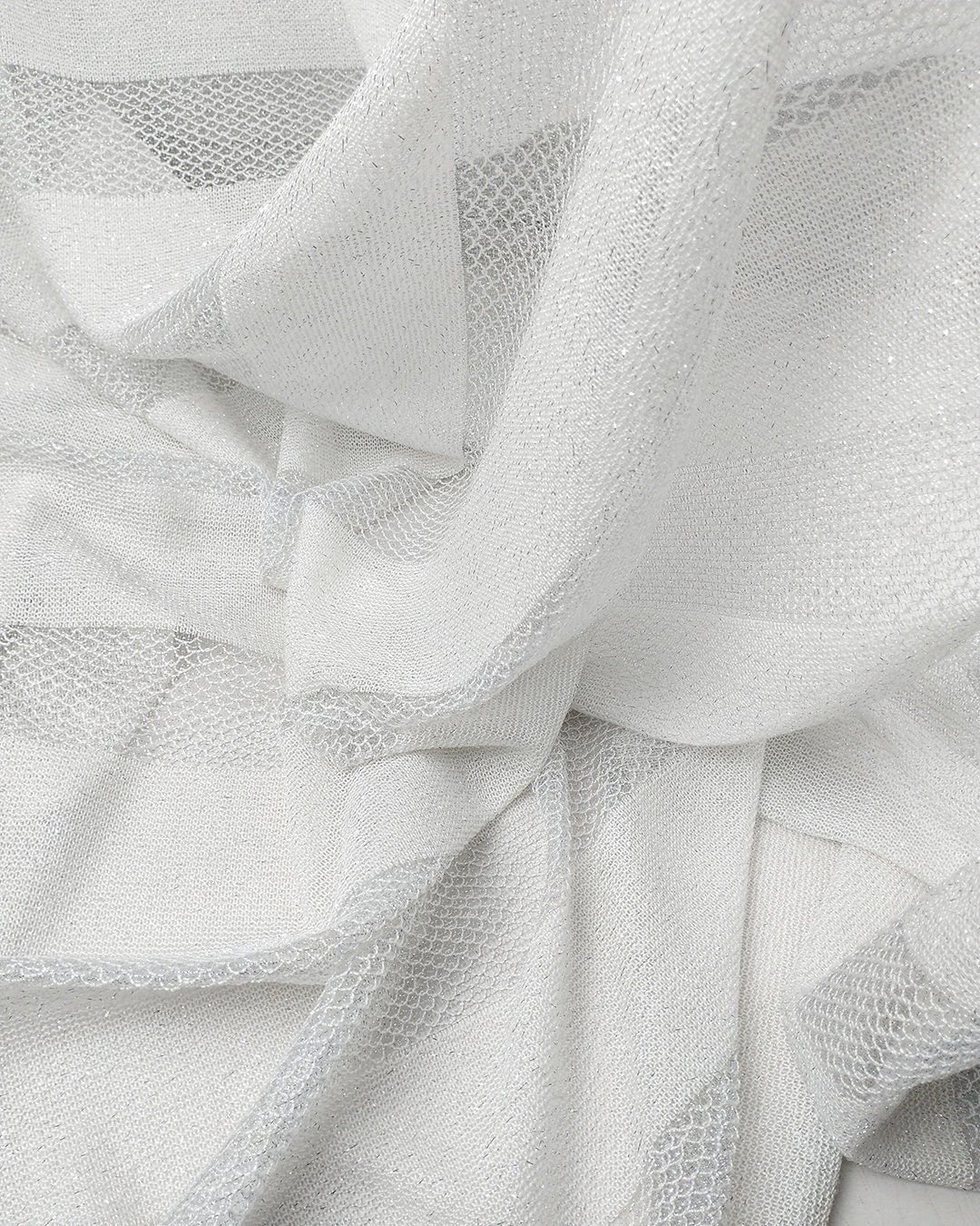 Fine Knitted in White Lame Color Width: 180 Cm / 1,96 Yard / 70 Inches ...