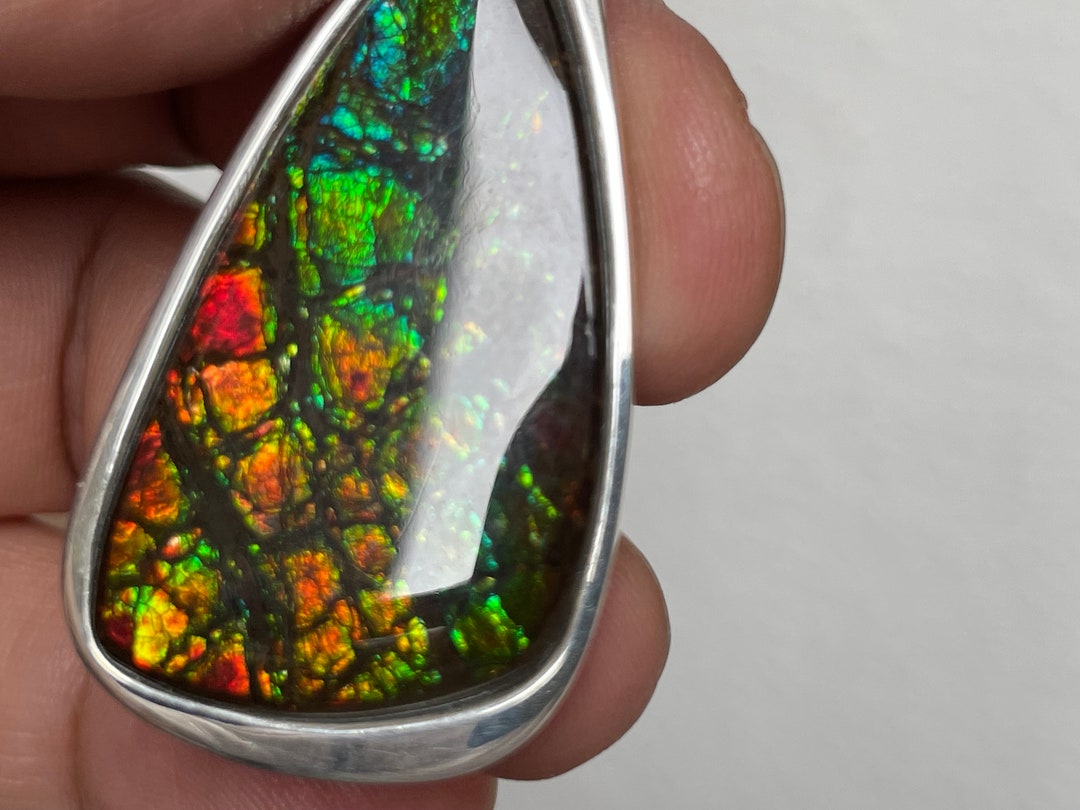 Very Beautiful and Rare Ammolite Design Pendant Made of Sterling Silver ...
