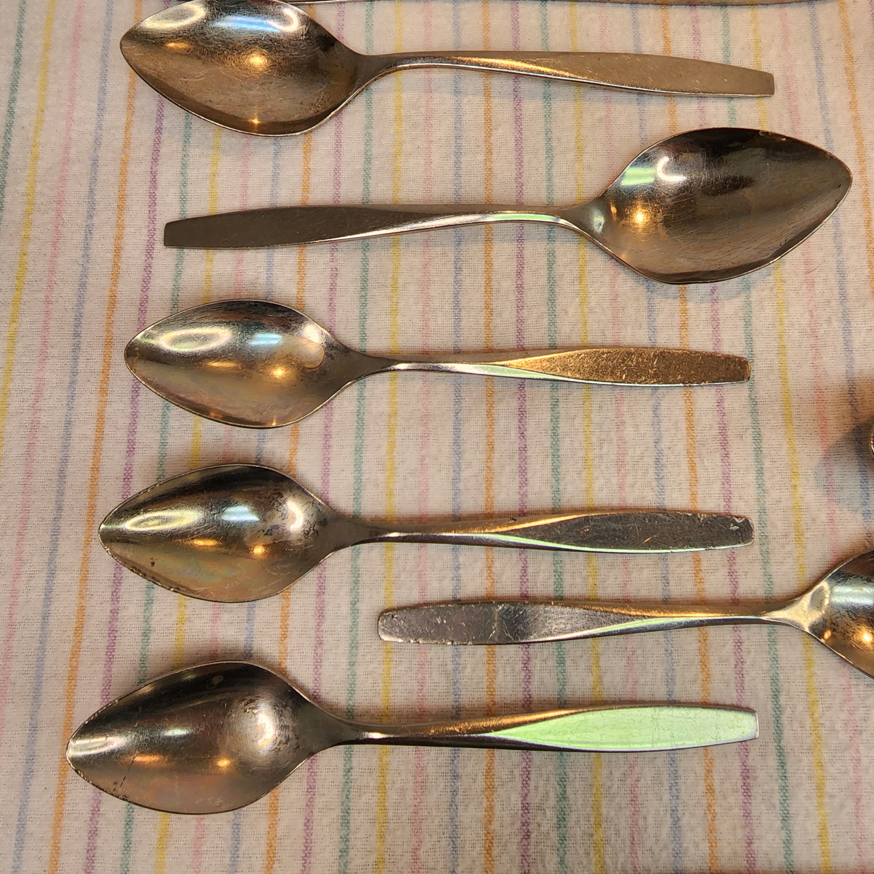 Vintage 1990s Oneida lido Stainless 23pc Flatware Spoons Forks Knives ...