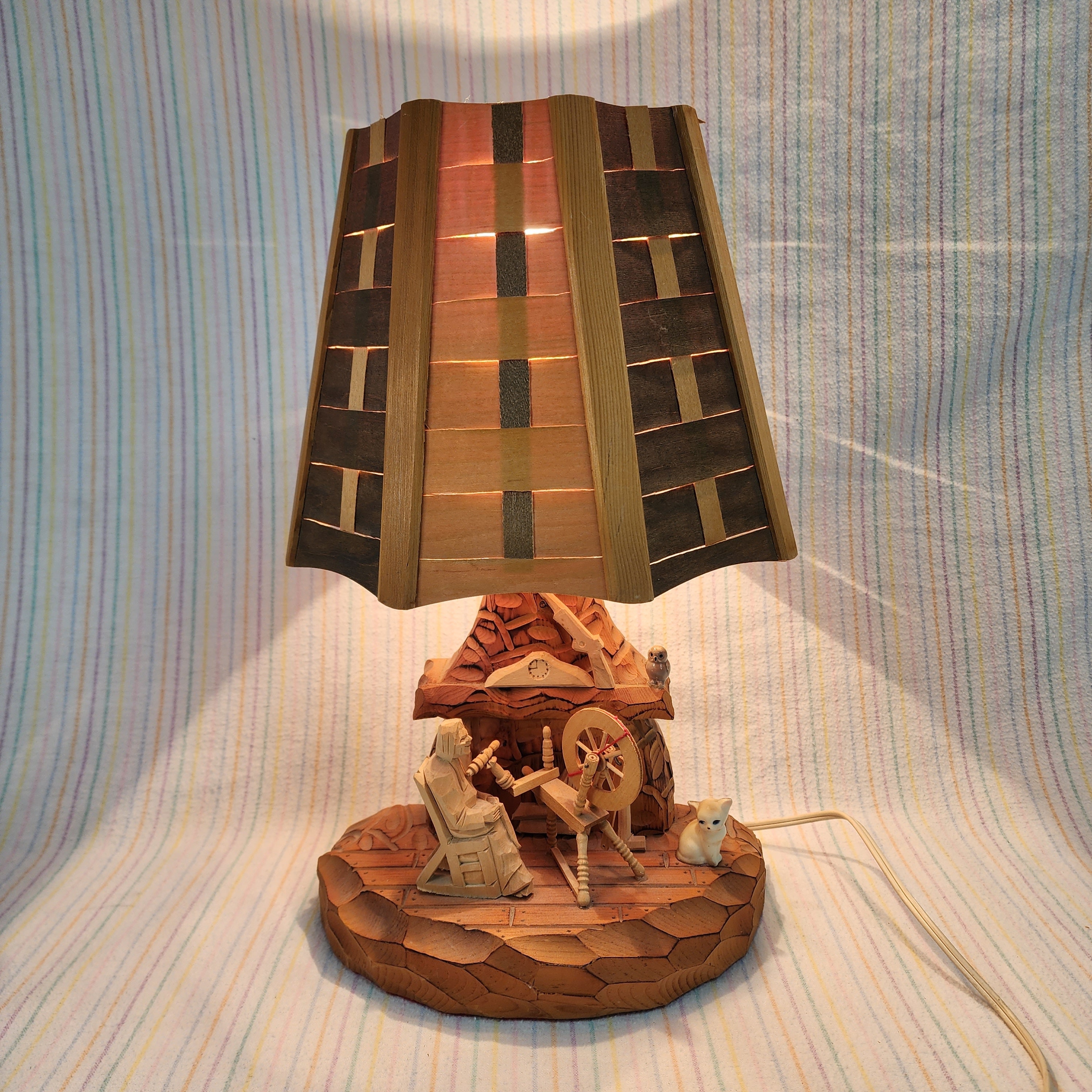 Vintage Working 1980s Hand-carved Wood Lamp Grandma Spinning Wheel Cat ...