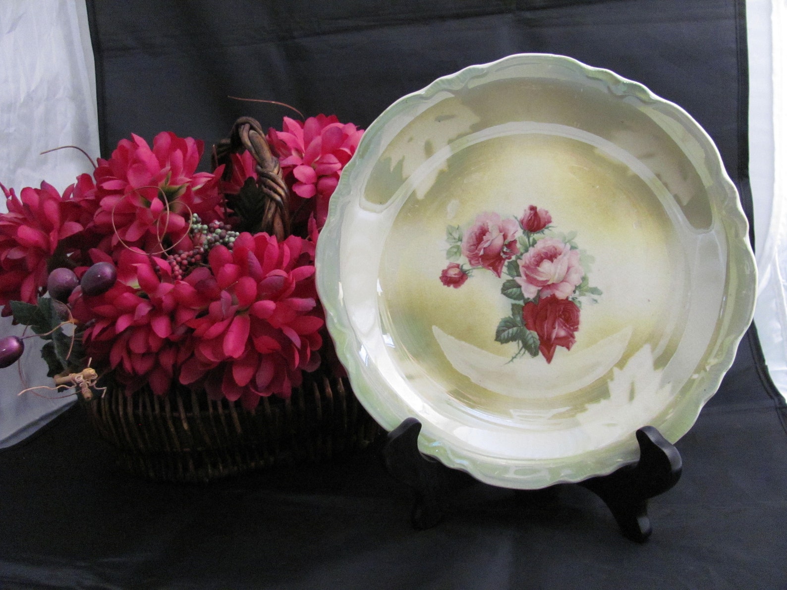 C C Thompson Pottery Co. 9 Inch Plate Francis Design Green Red Pink ...