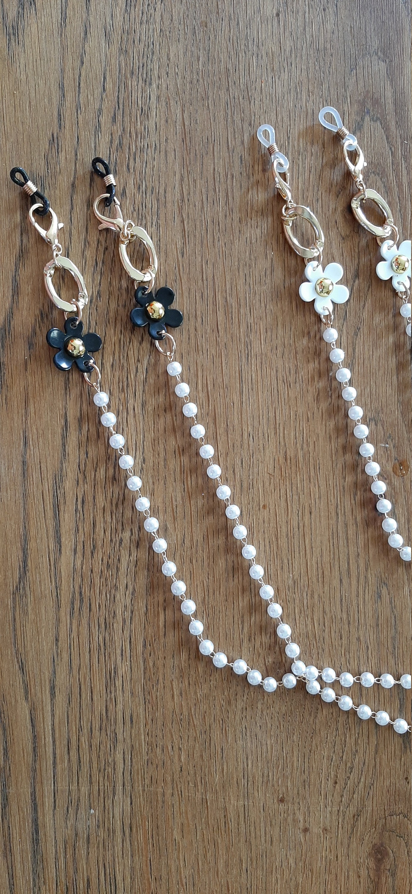 Black Pearl Mask Lanyard Necklace With Daisy Flower Charms, Eyeglass ...