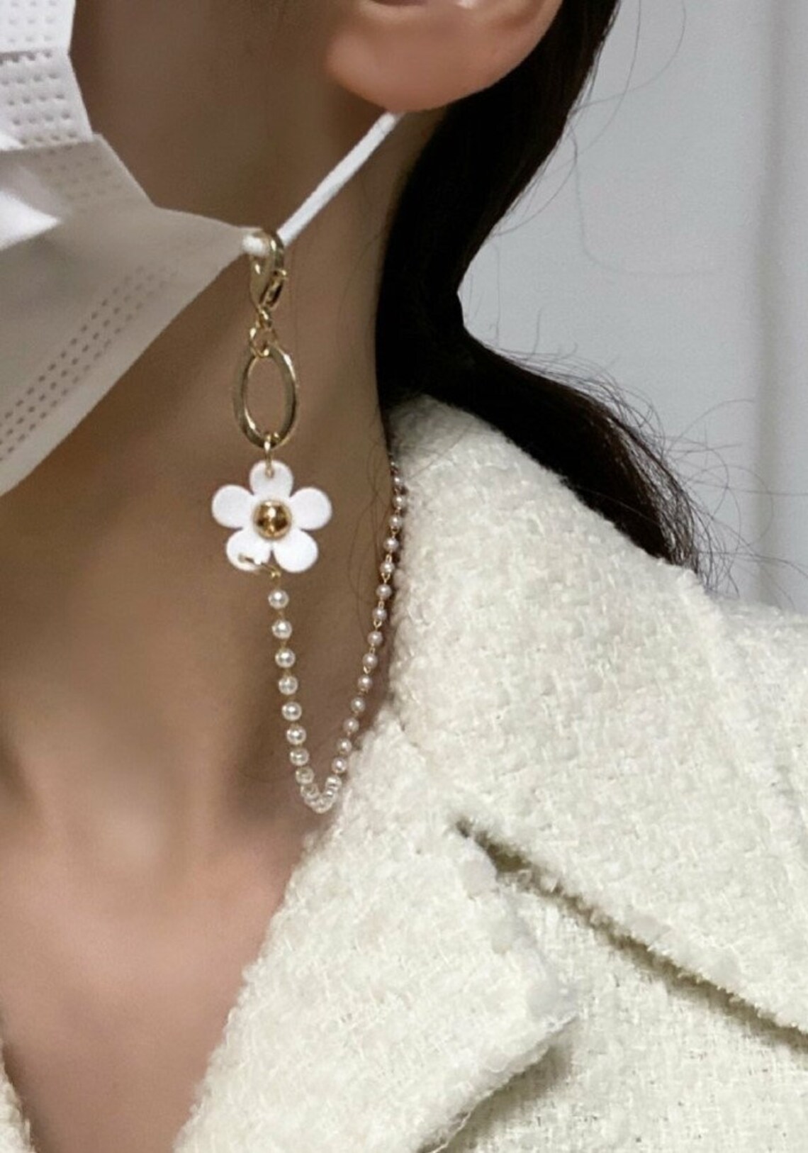 Black Pearl Mask Lanyard Necklace with Daisy Flower Charms | Etsy