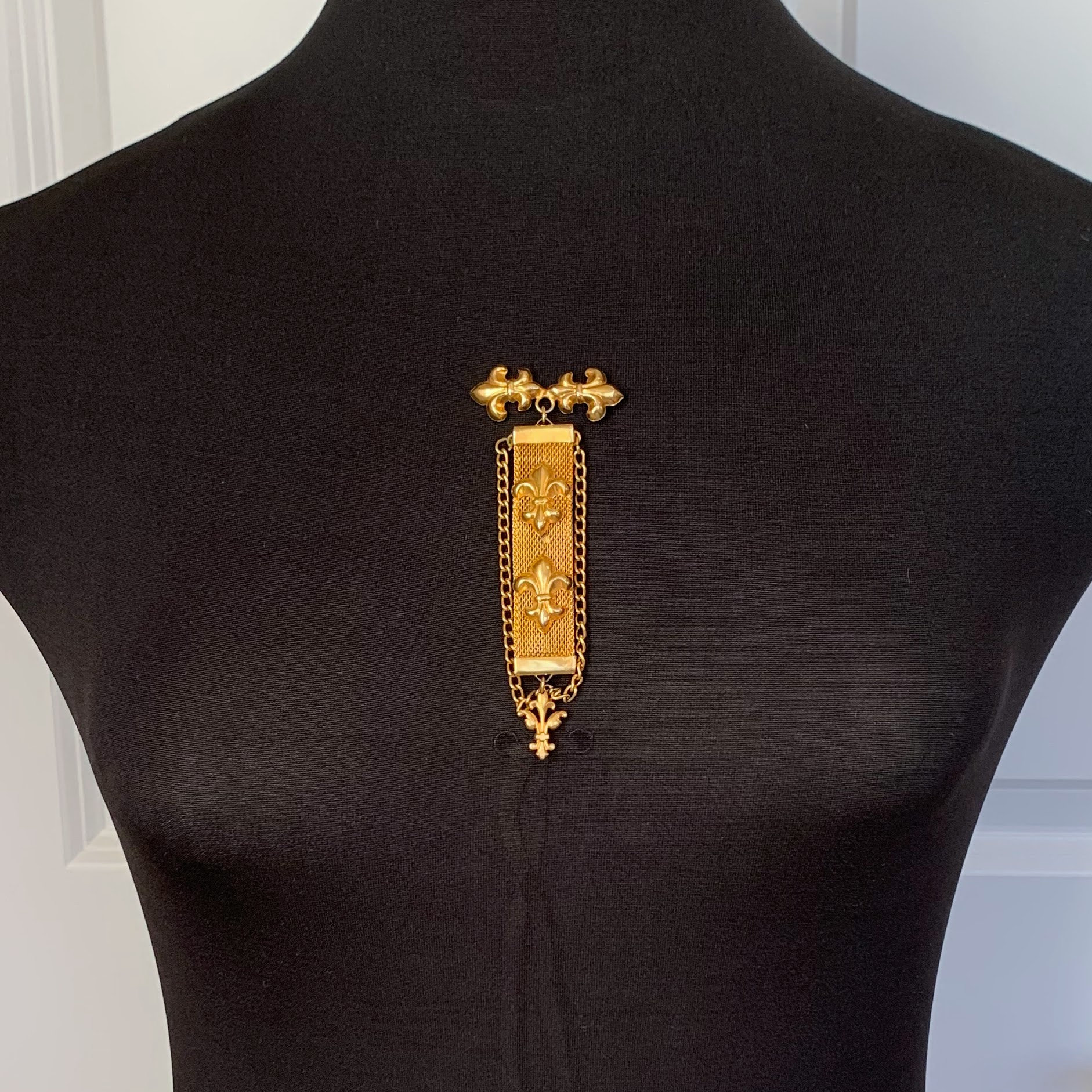 Long Fleur De Lis Gold Mesh Military Style Brooch/Pin | Etsy