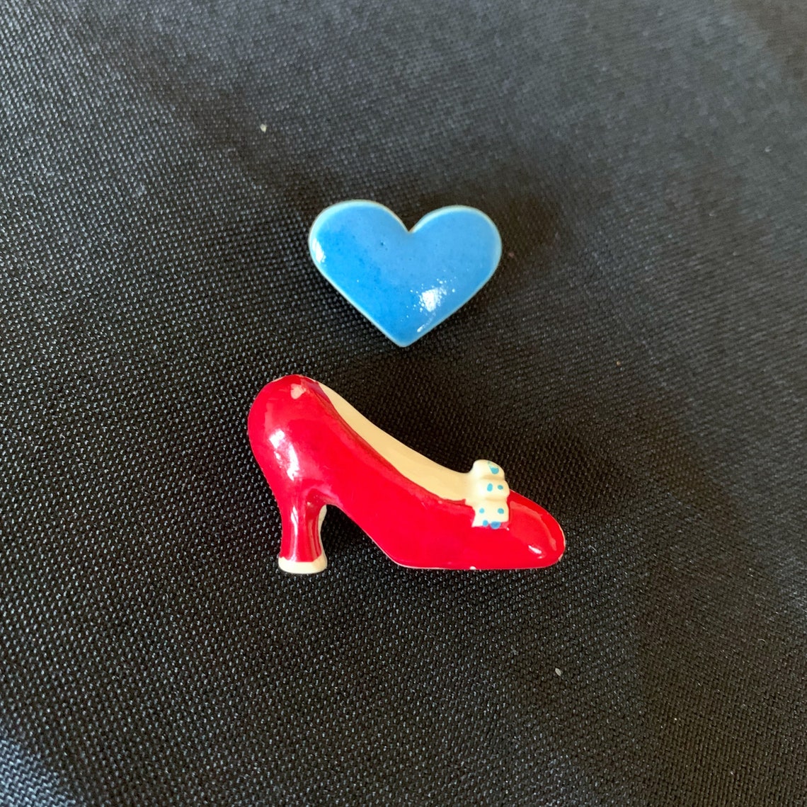 Vintage Ceramic Blue Heart & Red Shoe Pins années 1990 - Etsy France