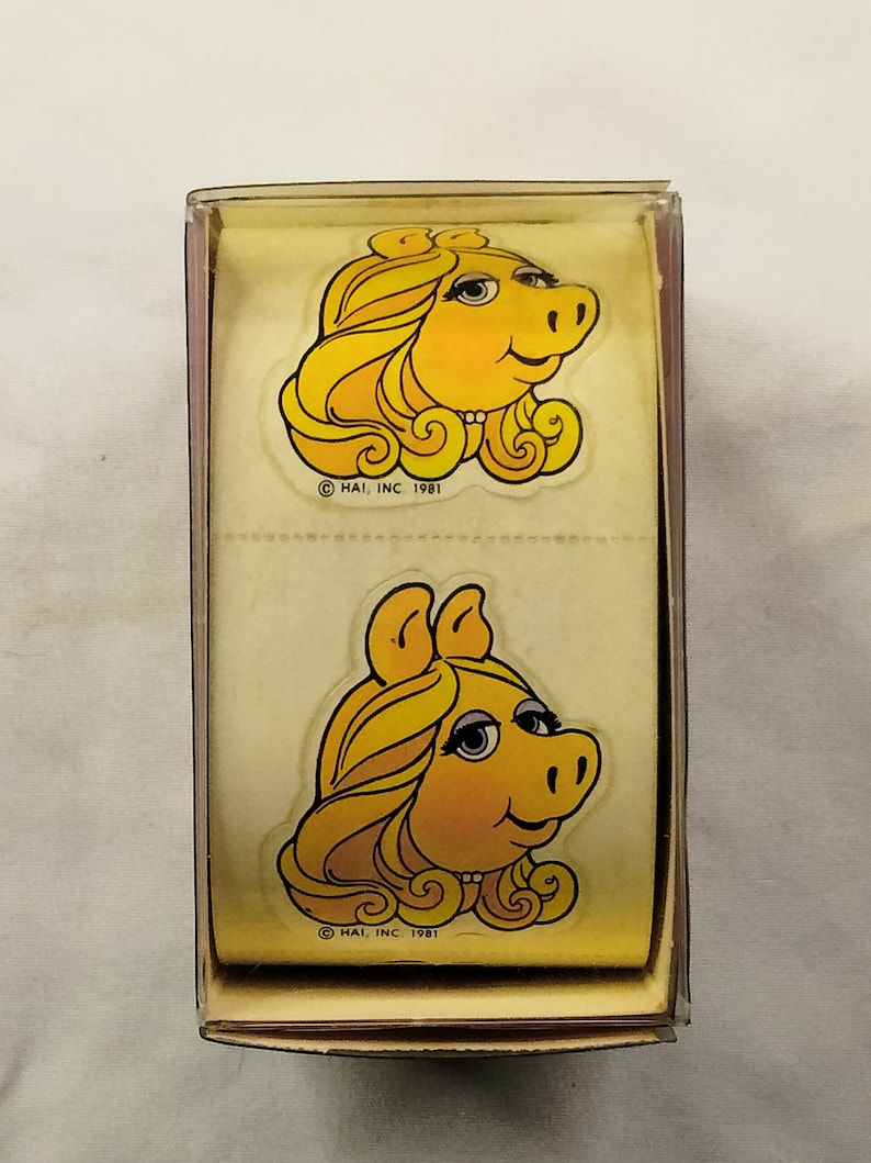 Vintage 1981 Hallmark Miss Piggy Muppets Sticker 2”x2” Roll of 27 ...