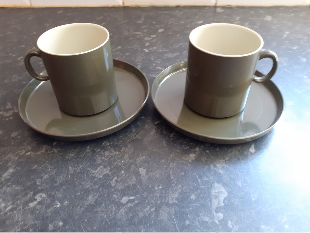 Vintage Melaware Encore Melamine Tea Coffee Mugs and Saucers in Dark ...