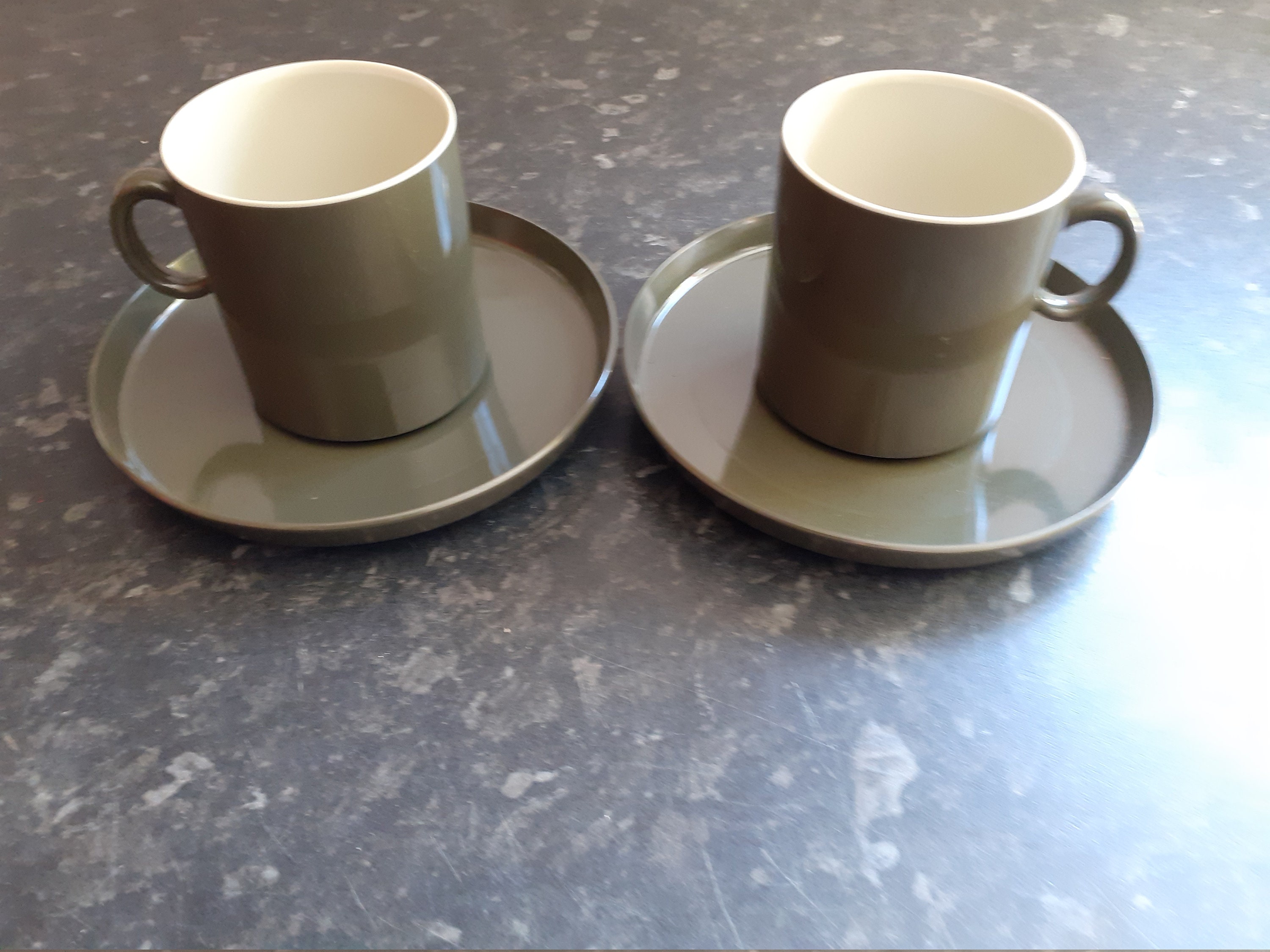 Vintage Melaware Encore Melamine Tea Coffee Mugs and Saucers in Dark ...