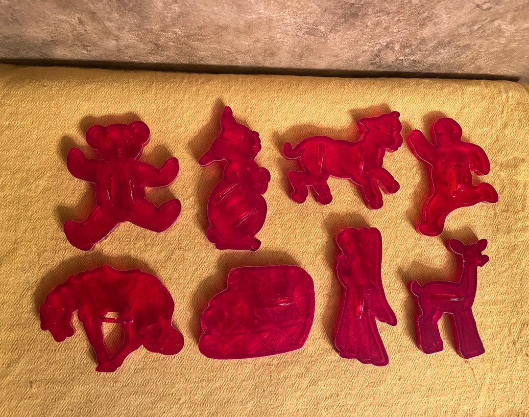 Vintage Red Plastic Cookie Cutters HRM? and Loma Set of 8 - Etsy