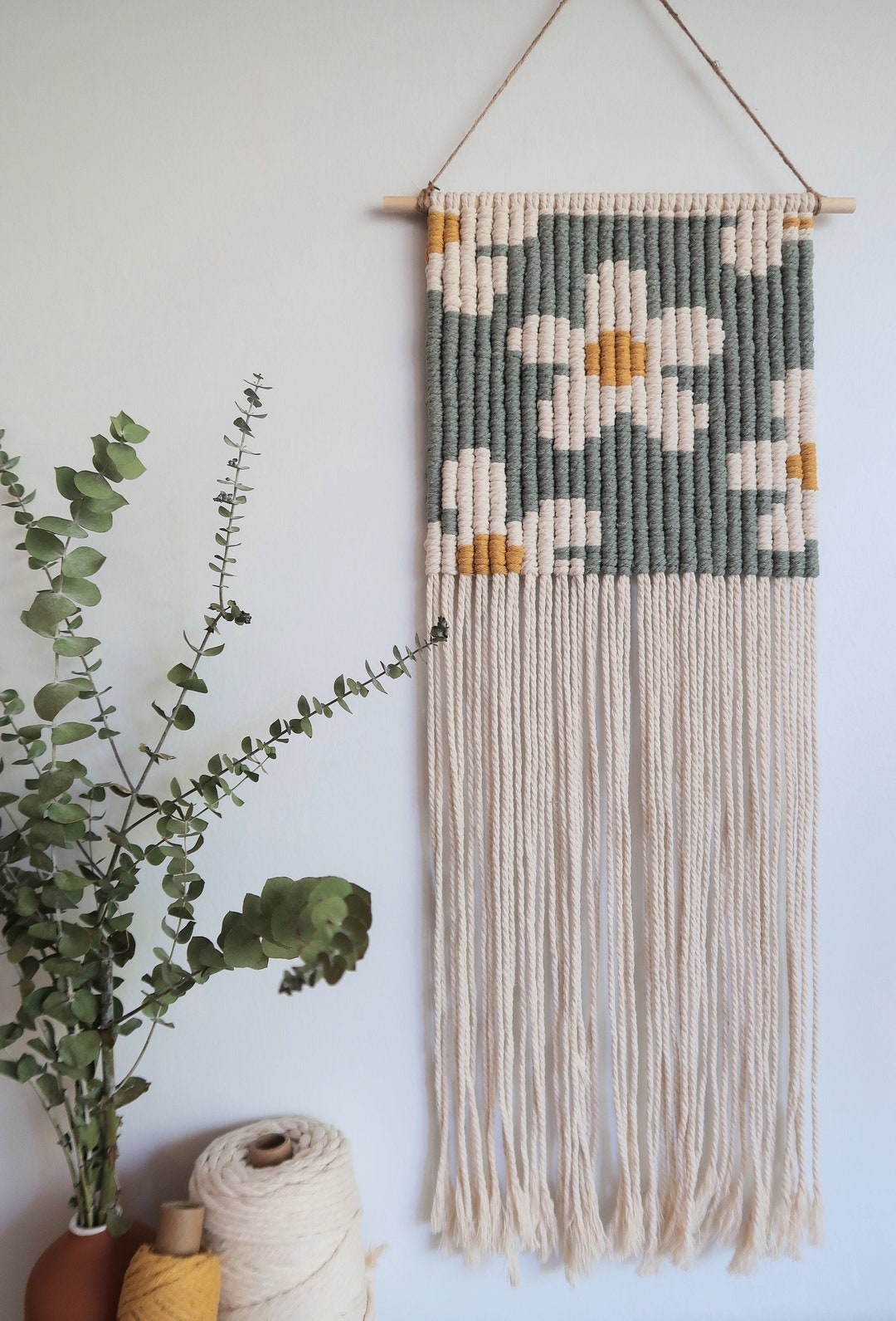 Macrame Wall Hanging / Daisy Flower Floral / Woven Hanging / - Etsy