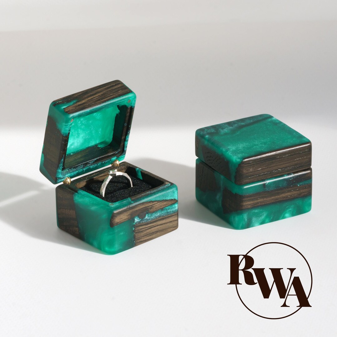 MUSE – green Epoxy Resin & Wood Engagement Ring Box. Personalized ...