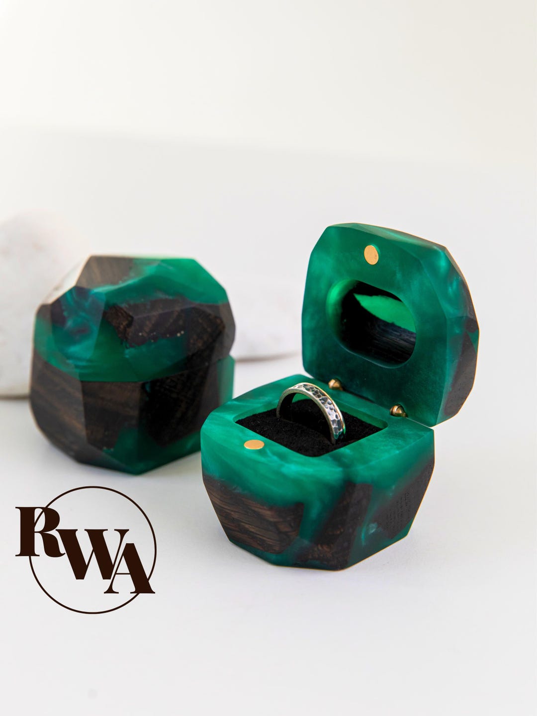 METEORITE – Custom Resin Green Ring Box Anniversary Gift for Wife ...