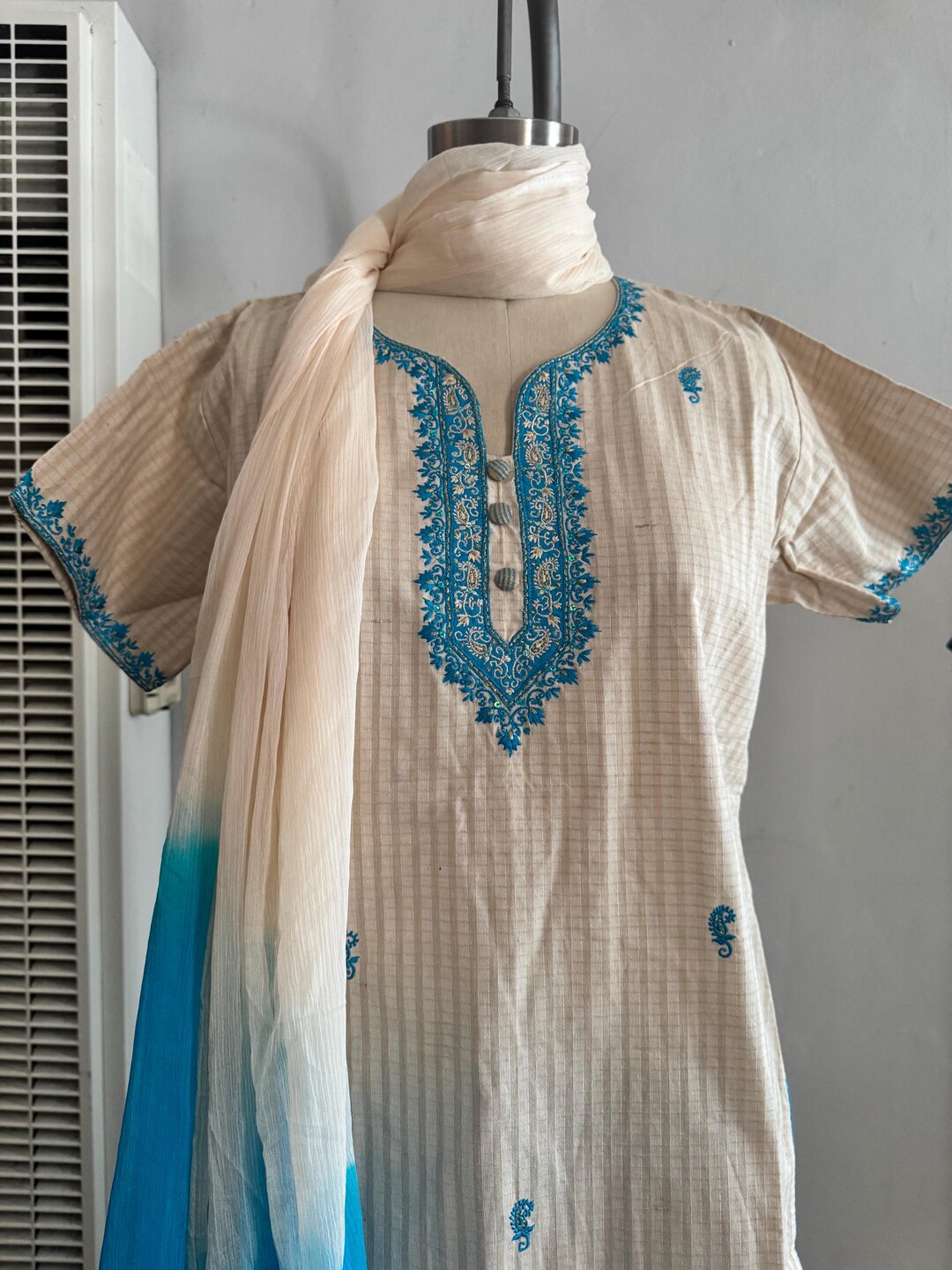 Blue and White Womens Indian Kurta Set - Vintage Isvarah Brand - Size ...
