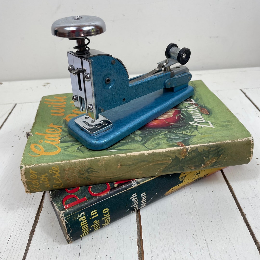 Vintage Blue & Chrome Vanguard Stapler. Type No 4A. Vintage - Etsy