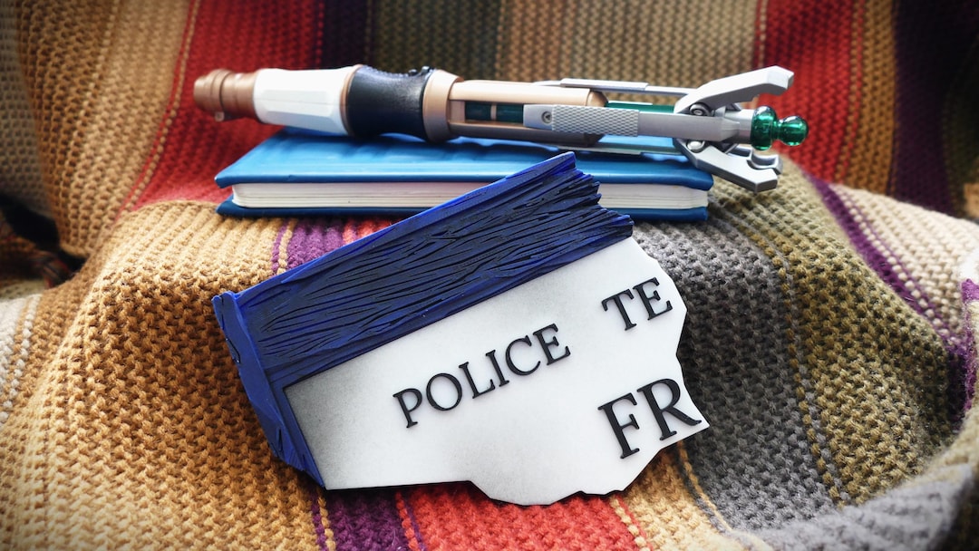 TARDIS Shrapnel Replica: 3D Printed, Hand Painted Doctor Who Prop - Etsy