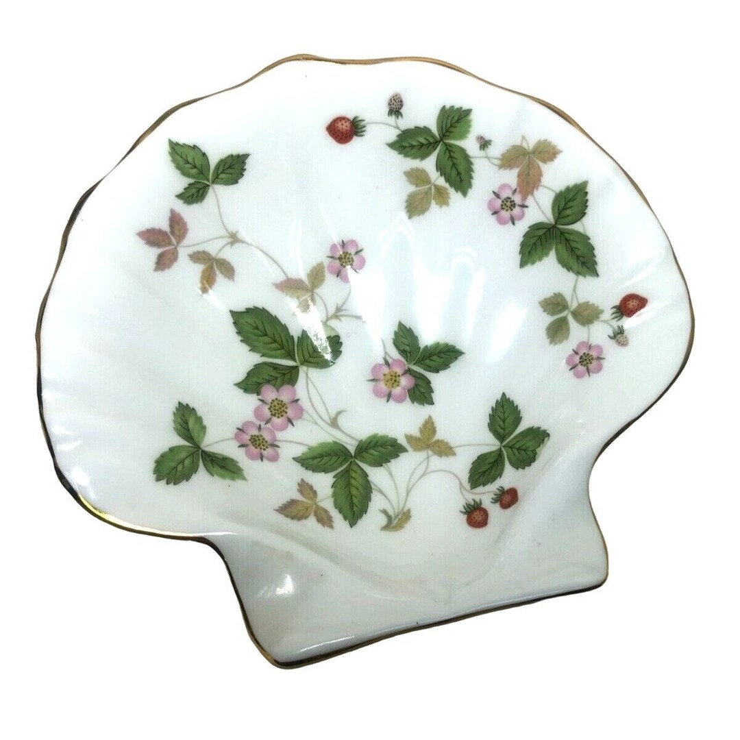 Wedgwood Wild Strawberry Clamshell Shell Trinket Dish Bone China ...