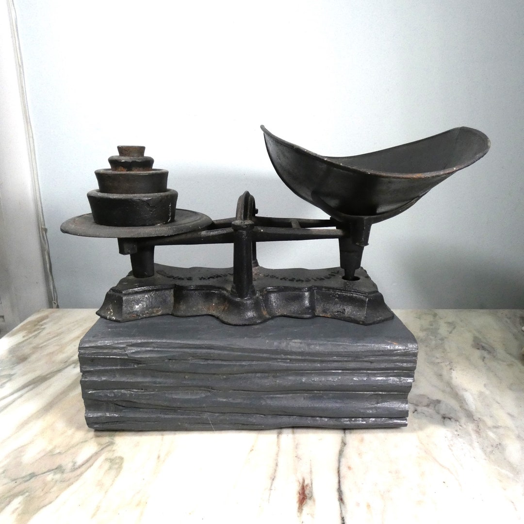 Antique Reading Hardware Co Cast Iron Scale With Weights Originally ...