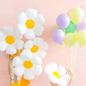 Set of TWO Giant Daisy Balloons | Balloon Garland Kit | Daisy Foil ...