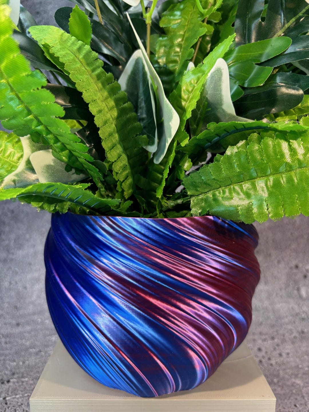 Medium Twisted Flower Pot for Plants of All Kinds (iridescent Blue ...