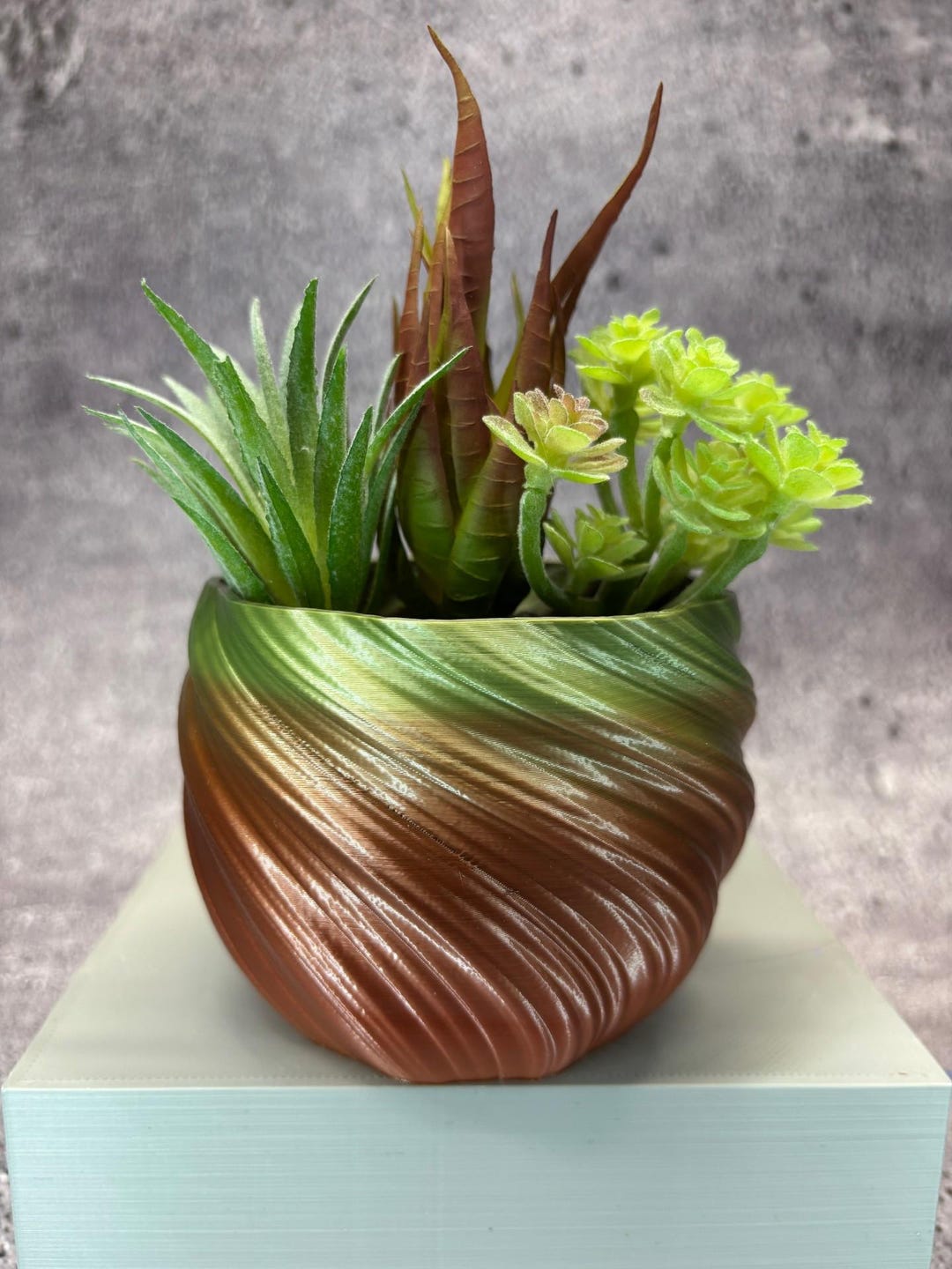Small Twisted Flower Pot for Plants of All Kinds - 4" Diameter by 3 ...
