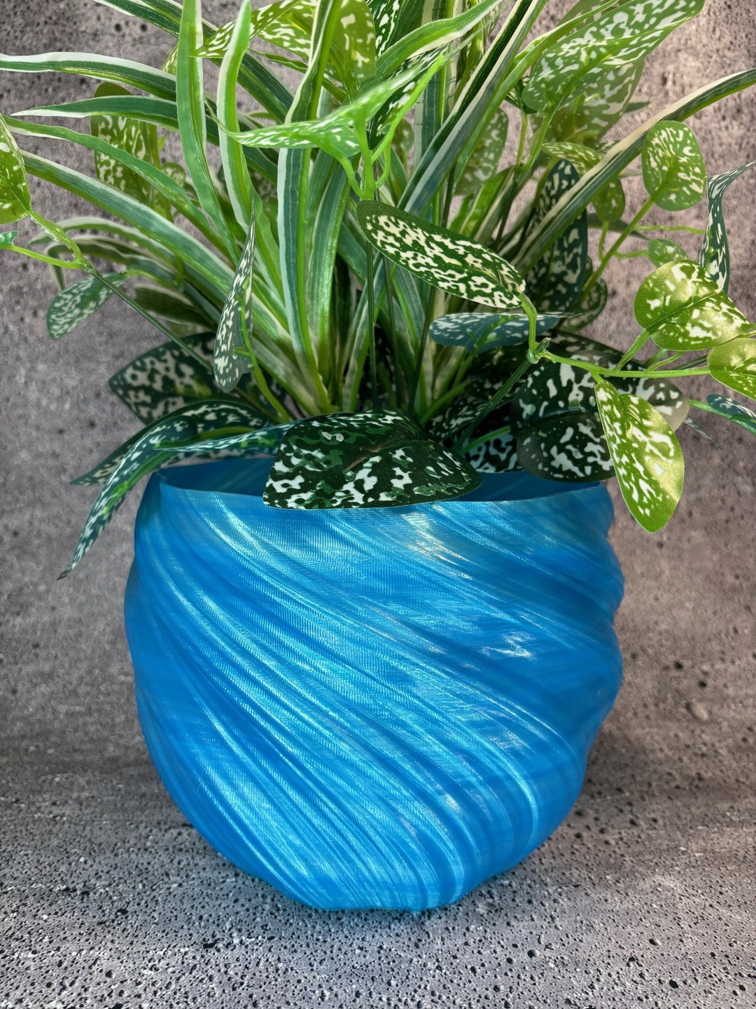 Large Twisted Flower Pot for Plants of All Kinds (artic Blue Color) - 8 ...