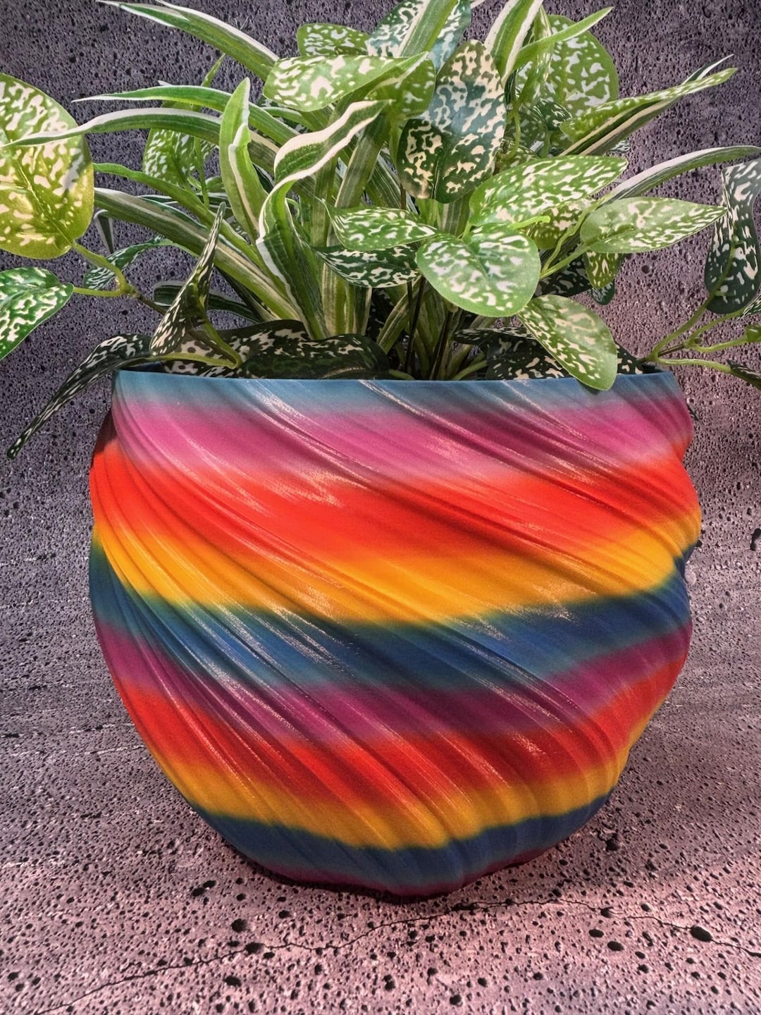 Extra Large Twisted Flower Pot for Plants of All Kinds - 10" Diameter ...