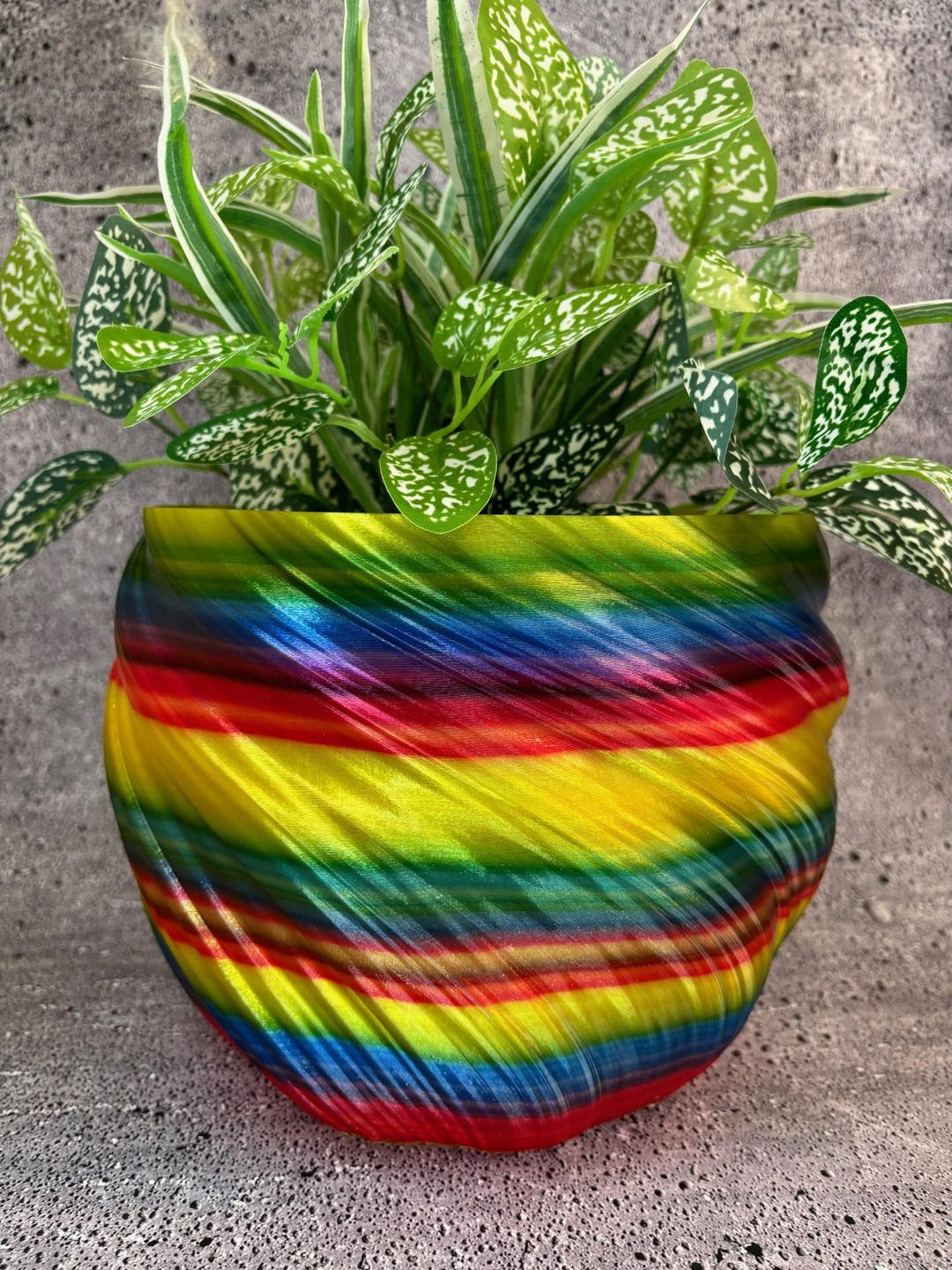 Extra Large Twisted Flower Pot for Plants of All Kinds - 10" Diameter ...