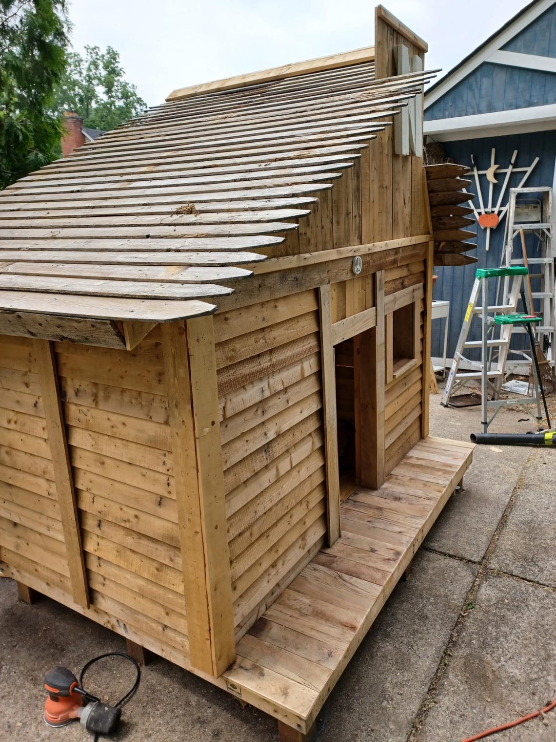 Modern Playhouse Plans for Kids / DIY Rustic Wooden Playhouse / Step-by ...