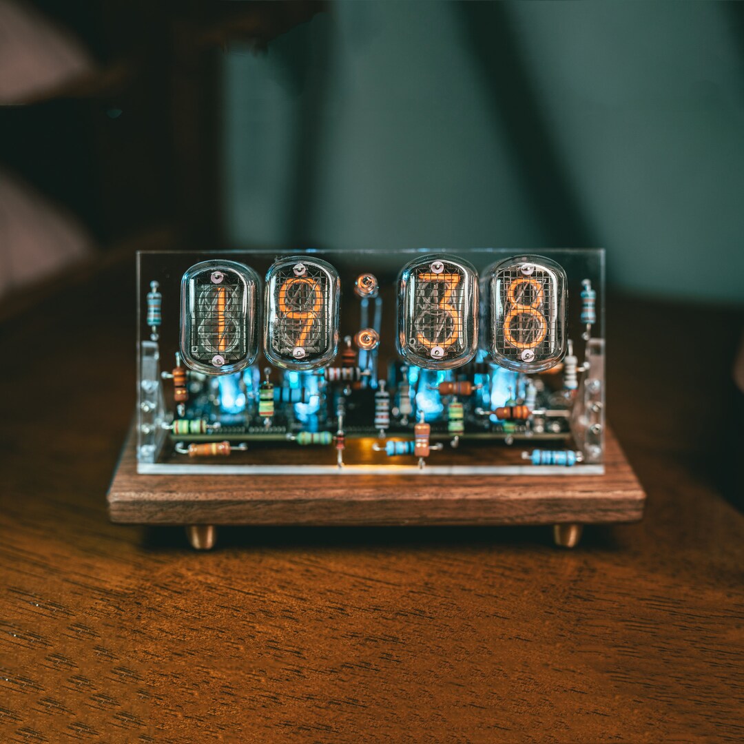 Nixie Tube Clock Cyberpunk Table Lamp Table Clock Neat Beautiful ...