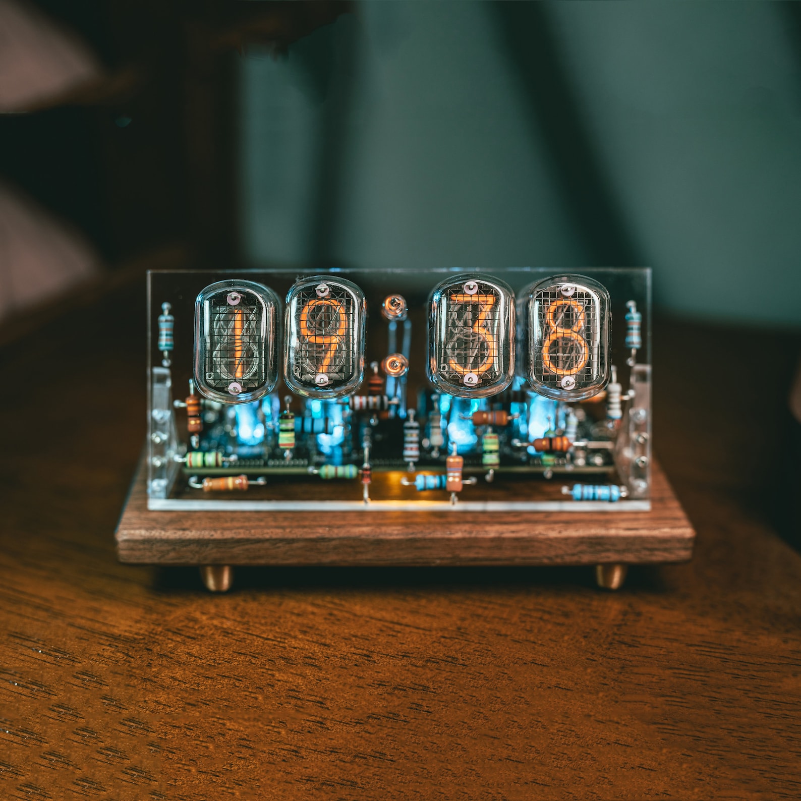 Nixie Tube Clock Cyberpunk Table Lamp Table Clock Neat Beautiful ...