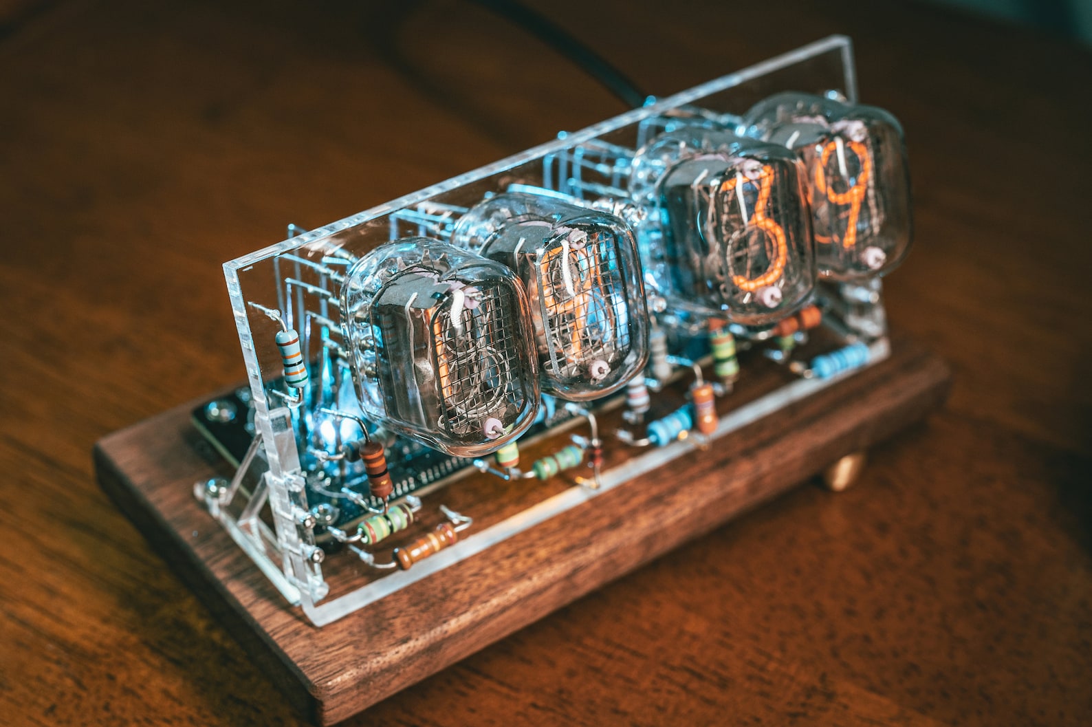 Nixie Tube Clock Cyberpunk Table Lamp Table Clock Neat Beautiful ...
