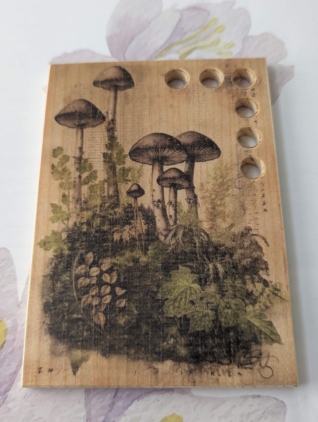 Mushroom Thread Keeper: Handmade Wooden Needlework Organizer - Etsy
