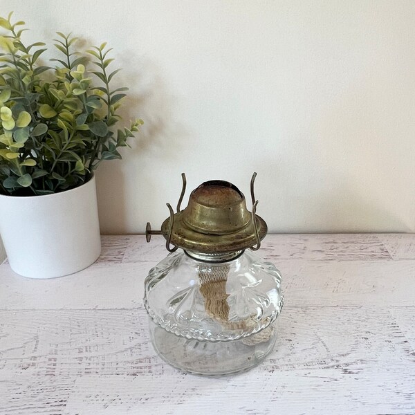 Antique Oil Lamp - Etsy