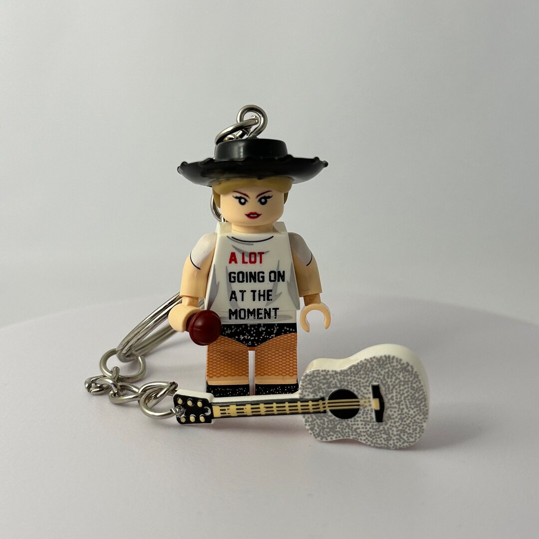 Taylor Swift Red Keychain Album Outfit Mini Figure Keychain Keyring ...