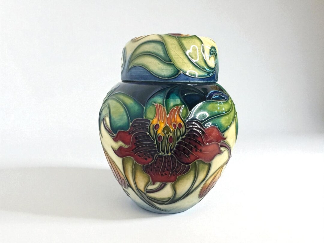 Moorcroft Pottery Lidded Ginger Jar Anna Lily by Nicola Slaney 1998 ...