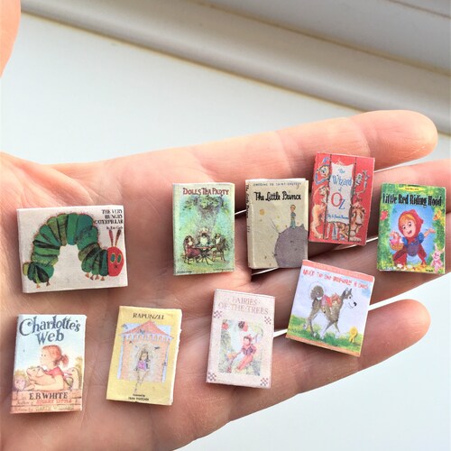 miniature books to put on display dollhouse books Set of 5 Dr Seuss ...