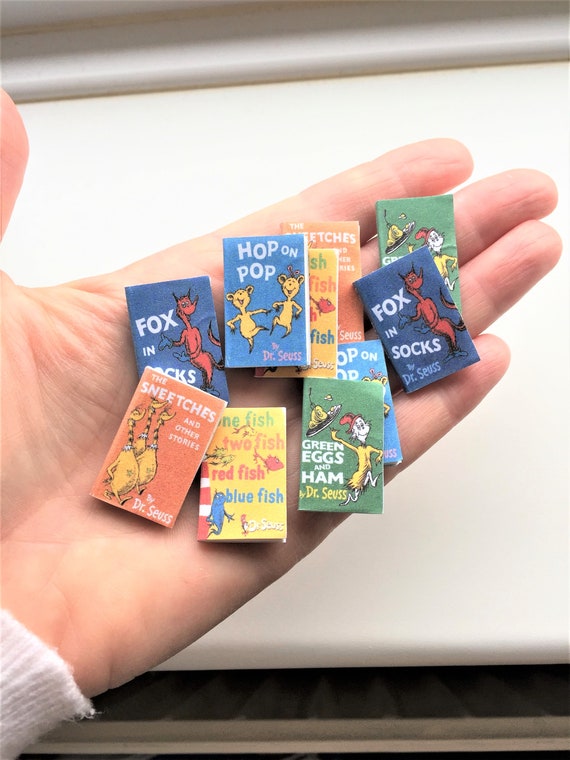 miniature books to put on display dollhouse books Set of 5 Dr Seuss ...